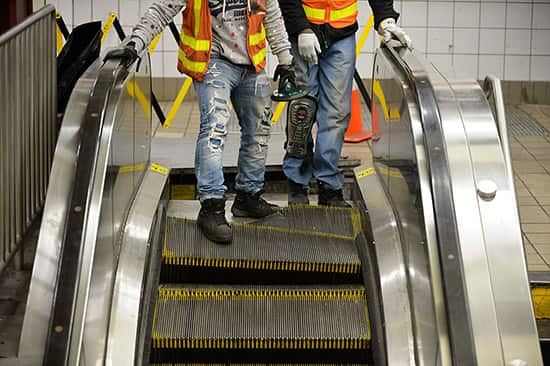 Escalator Maintenance: How to Extend Its Lifespan - پارس غزال
